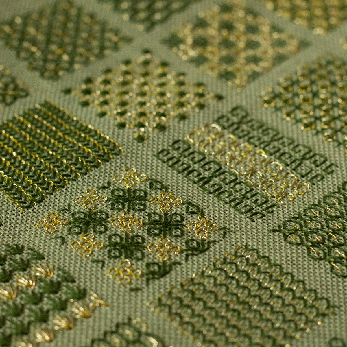 Emerald Counted Threads (Blackwork) Course – Hand & Lock