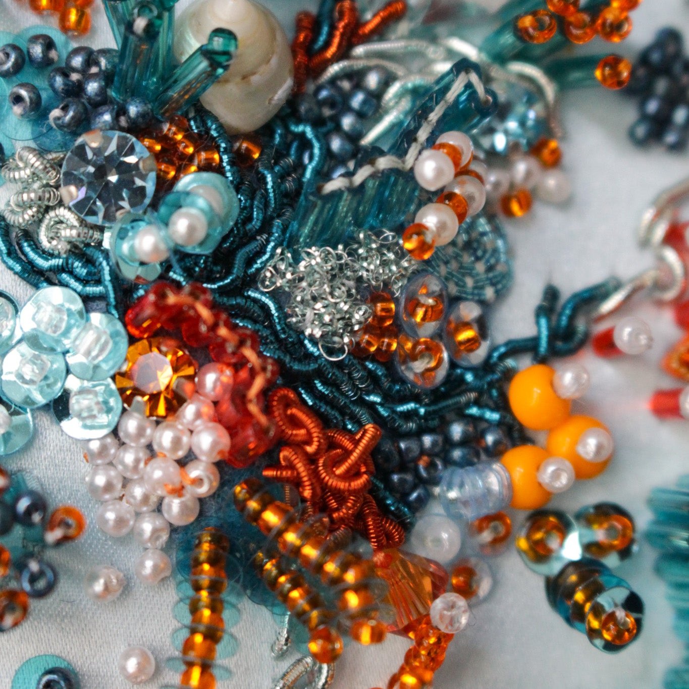 Module 1004: Exploration of 3D Contemporary Hand Beading – Hand & Lock