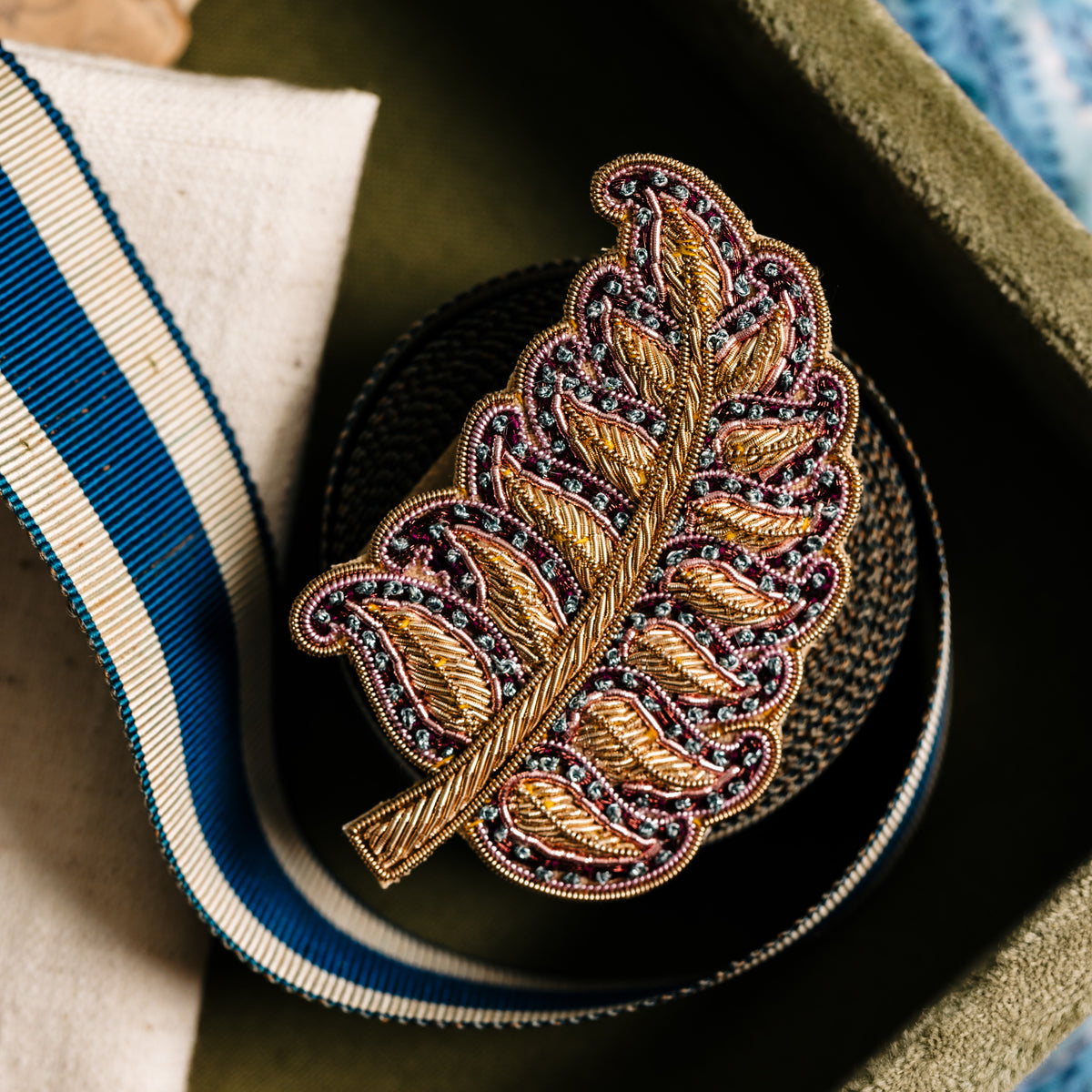 Paisley Fern Brooch – Hand & Lock