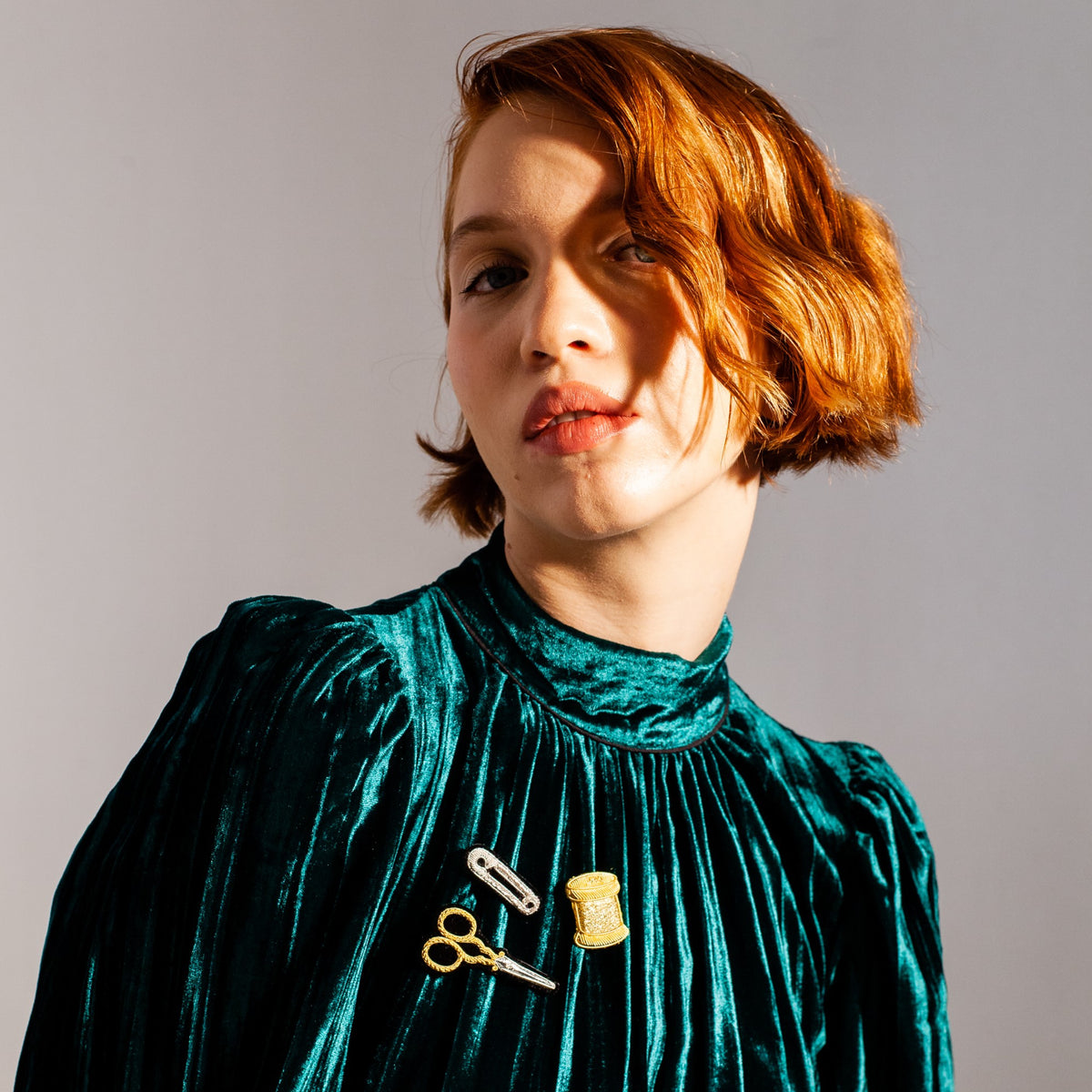 Scissors Brooch – Hand & Lock