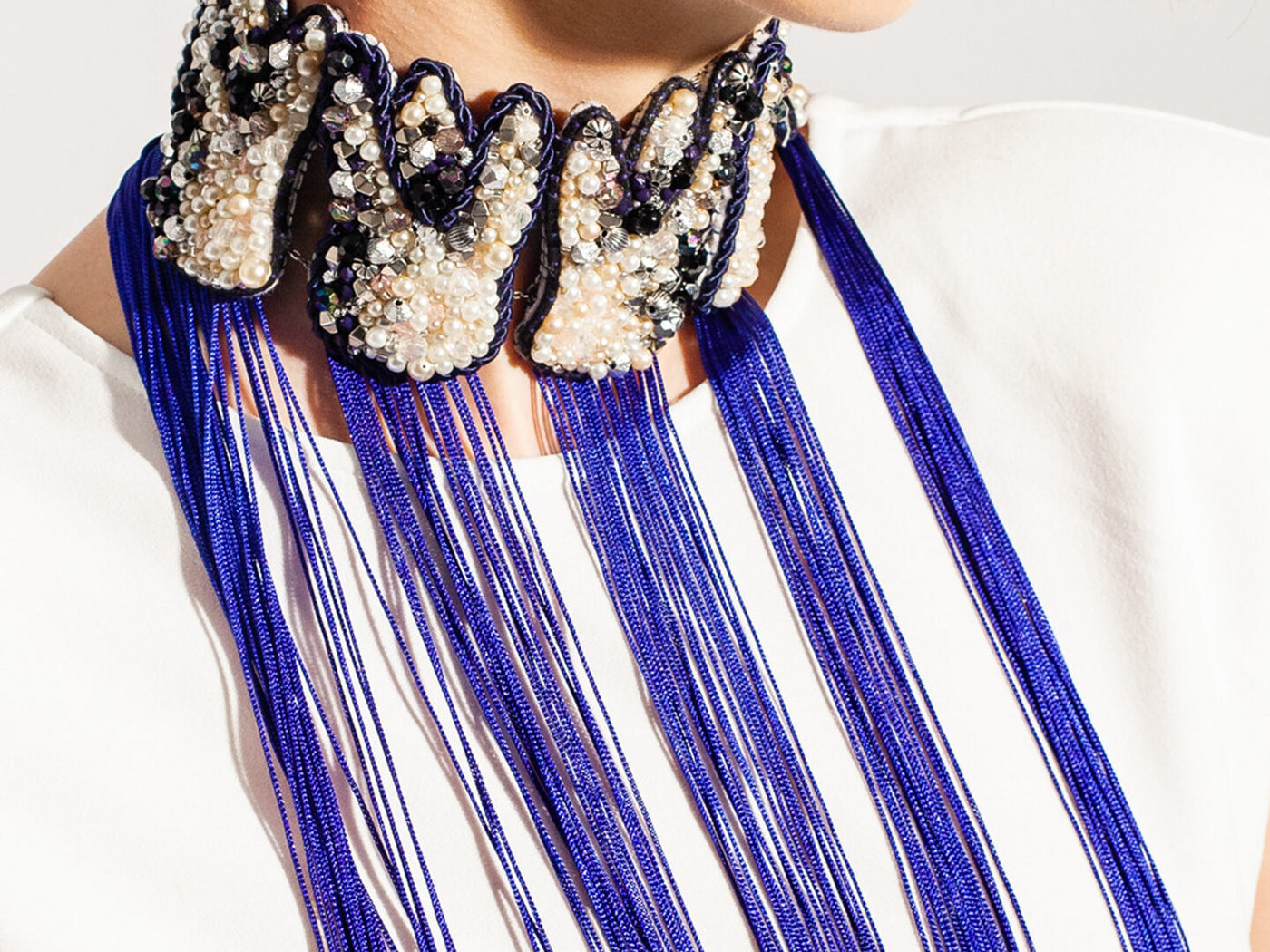 Lizzie Gray – Hand & Lock