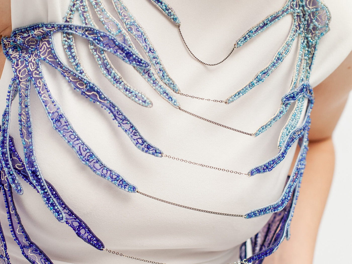 Lizzie Gray – Hand & Lock