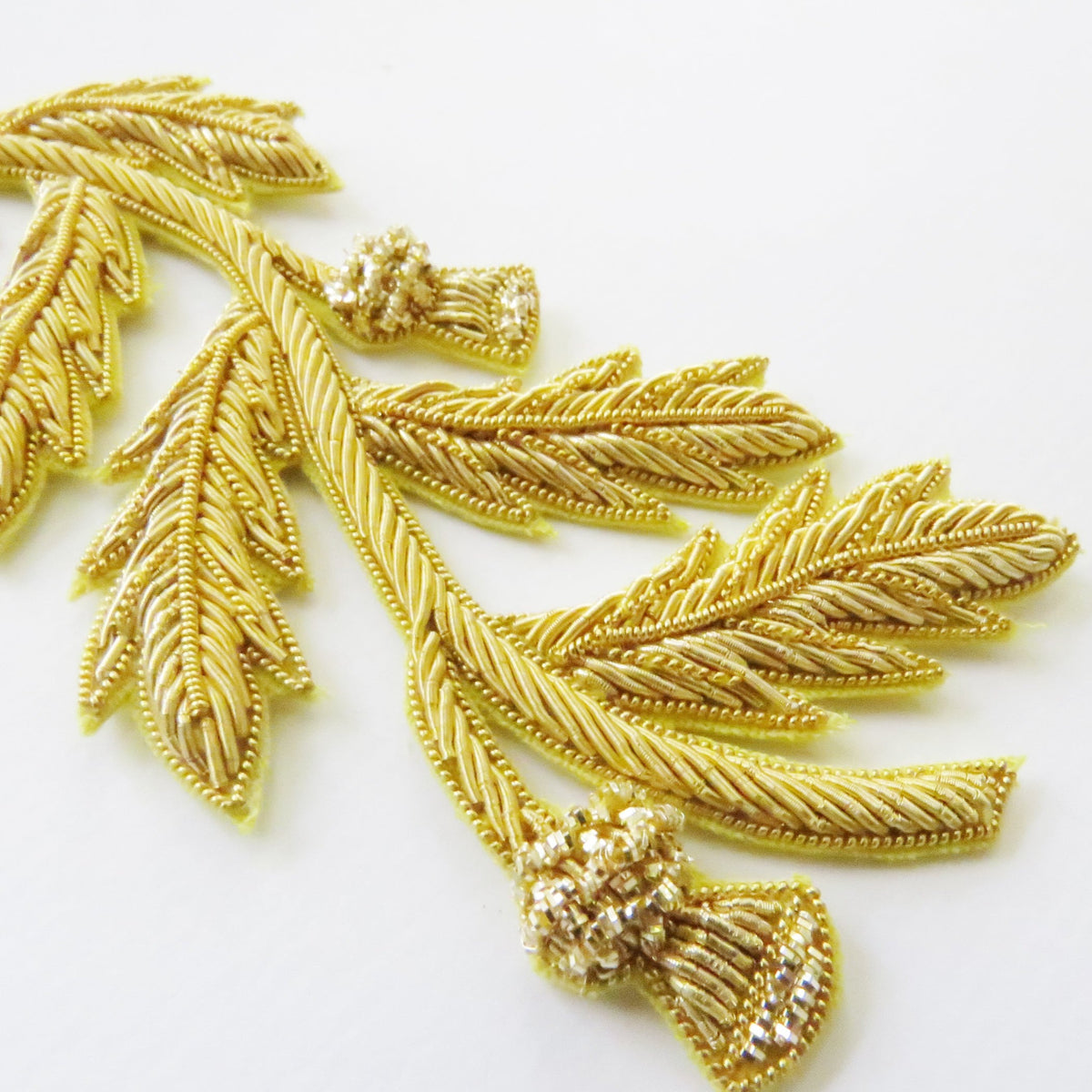 Goldwork Repeat Pattern Thistle Gold – Hand & Lock